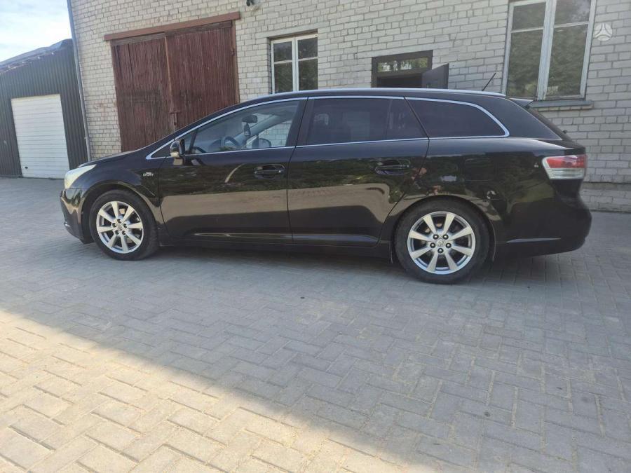 Melns Toyota Avensis 2011 Viļņa, ar dzinēja tilpumu 2.23 L un nobraukumu 300 tūkst. km par 2499 €, foto 11 vietnē AUTOMOTO.COM.LV