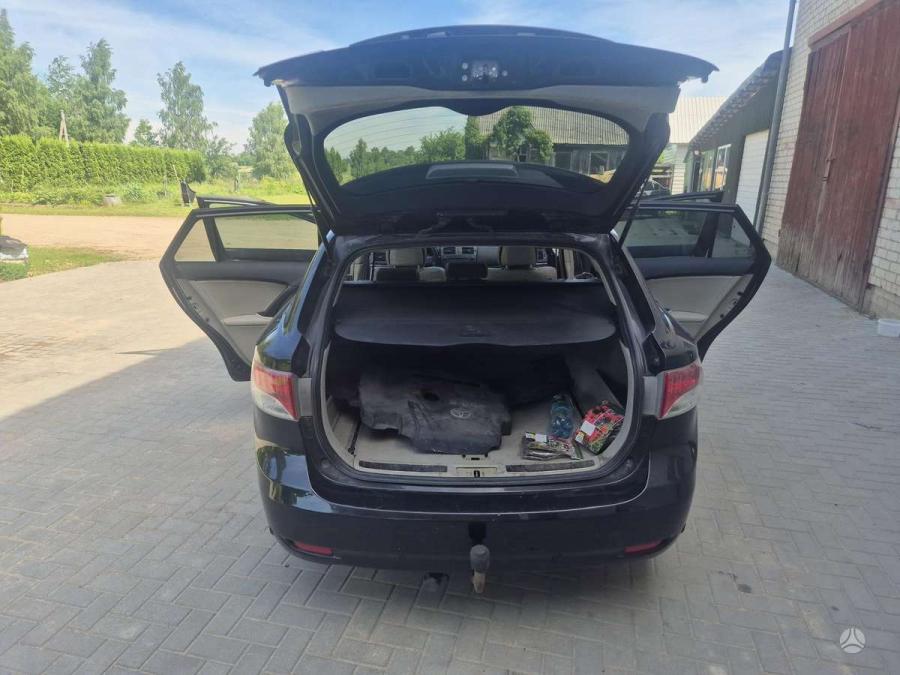 Melns Toyota Avensis 2011 Viļņa, ar dzinēja tilpumu 2.23 L un nobraukumu 300 tūkst. km par 2499 €, foto 20 vietnē AUTOMOTO.COM.LV