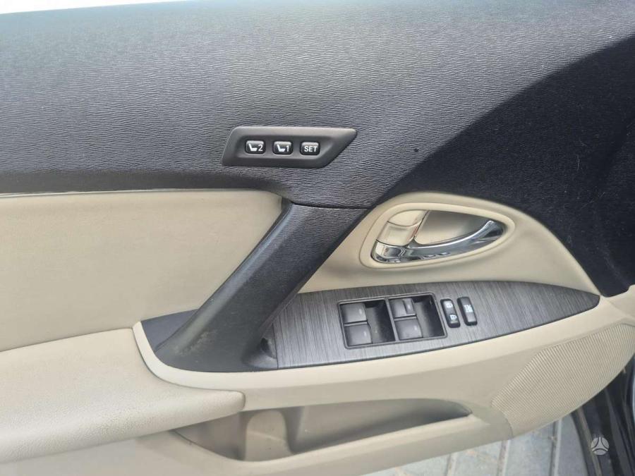 Melns Toyota Avensis 2011 Viļņa, ar dzinēja tilpumu 2.23 L un nobraukumu 300 tūkst. km par 2499 €, foto 31 vietnē AUTOMOTO.COM.LV