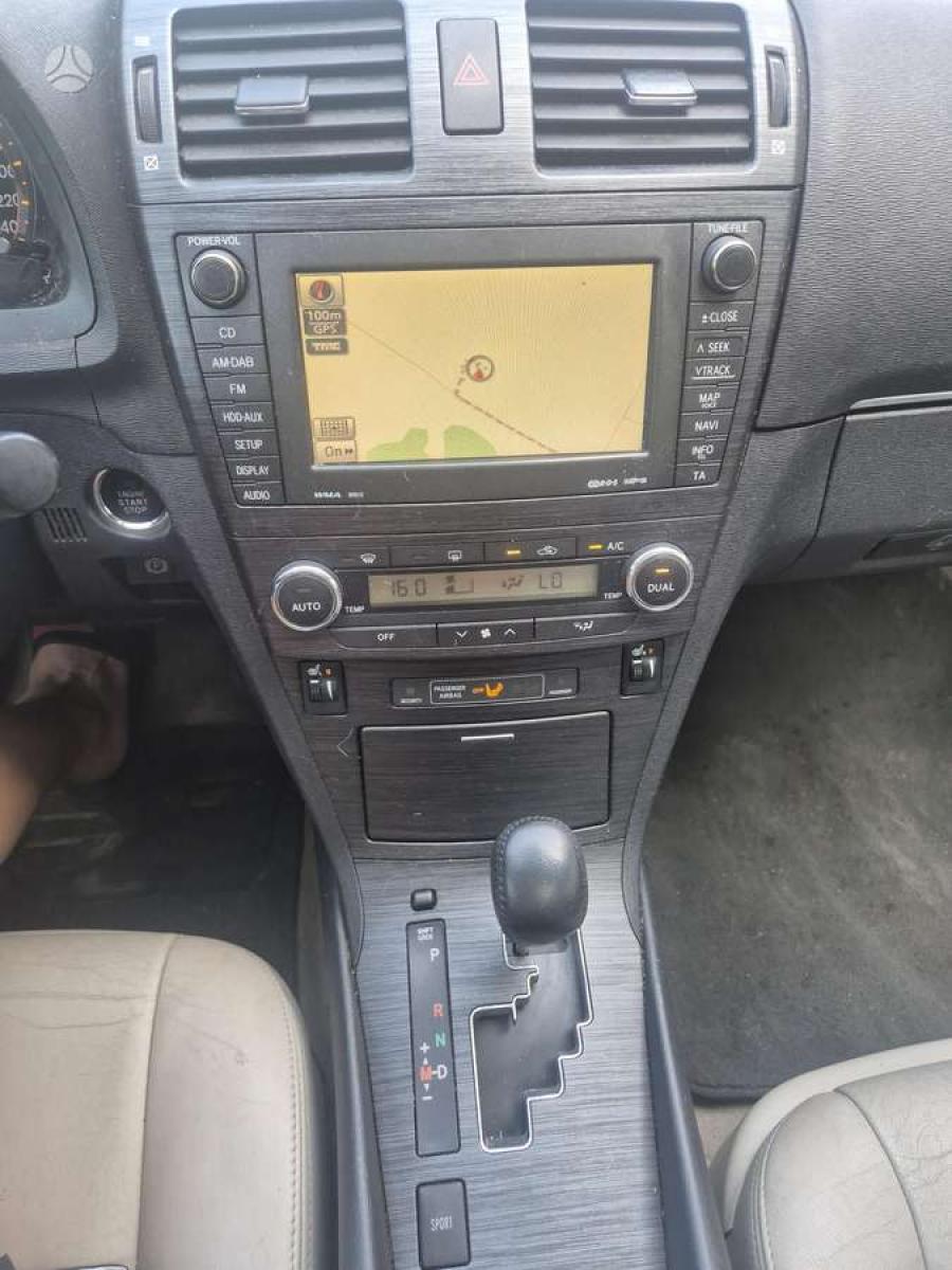 Melns Toyota Avensis 2011 Viļņa, ar dzinēja tilpumu 2.23 L un nobraukumu 300 tūkst. km par 2499 €, foto 32 vietnē AUTOMOTO.COM.LV