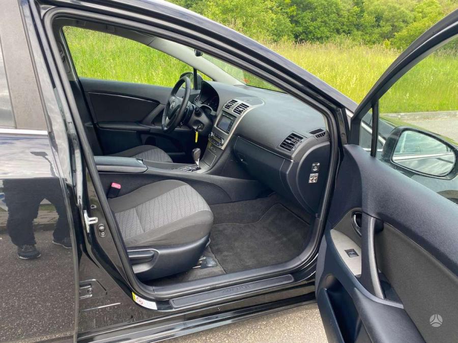 Melns Toyota Avensis 2011 Viļņa, ar dzinēja tilpumu 1.80 L un nobraukumu 243 tūkst. km par 6950 €, foto 16 vietnē AUTOMOTO.COM.LV