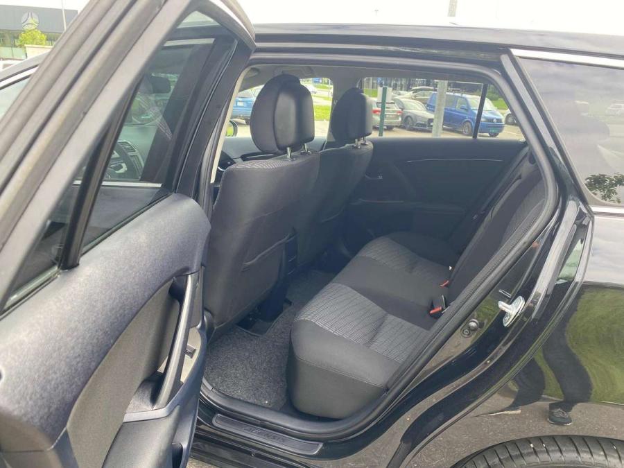 Melns Toyota Avensis 2011 Viļņa, ar dzinēja tilpumu 1.80 L un nobraukumu 243 tūkst. km par 6950 €, foto 20 vietnē AUTOMOTO.COM.LV