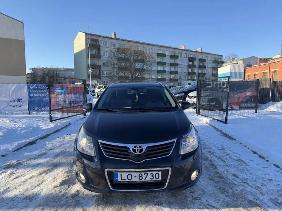 Черный Тойота Авенсис 2011 в Вентспилс, объемом двигателя 2.20 л и пробегом 291 тыс. км за 4200 €, фото 3 на AUTOMOTO.COM.LV