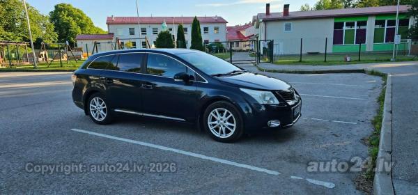Black Toyota Avensis 2011 in Tallinn, with an engine capacity of 2.00 L and mileage of 347 thousand km for 5000 €, photo 2 on AUTOMOTO.COM.LV