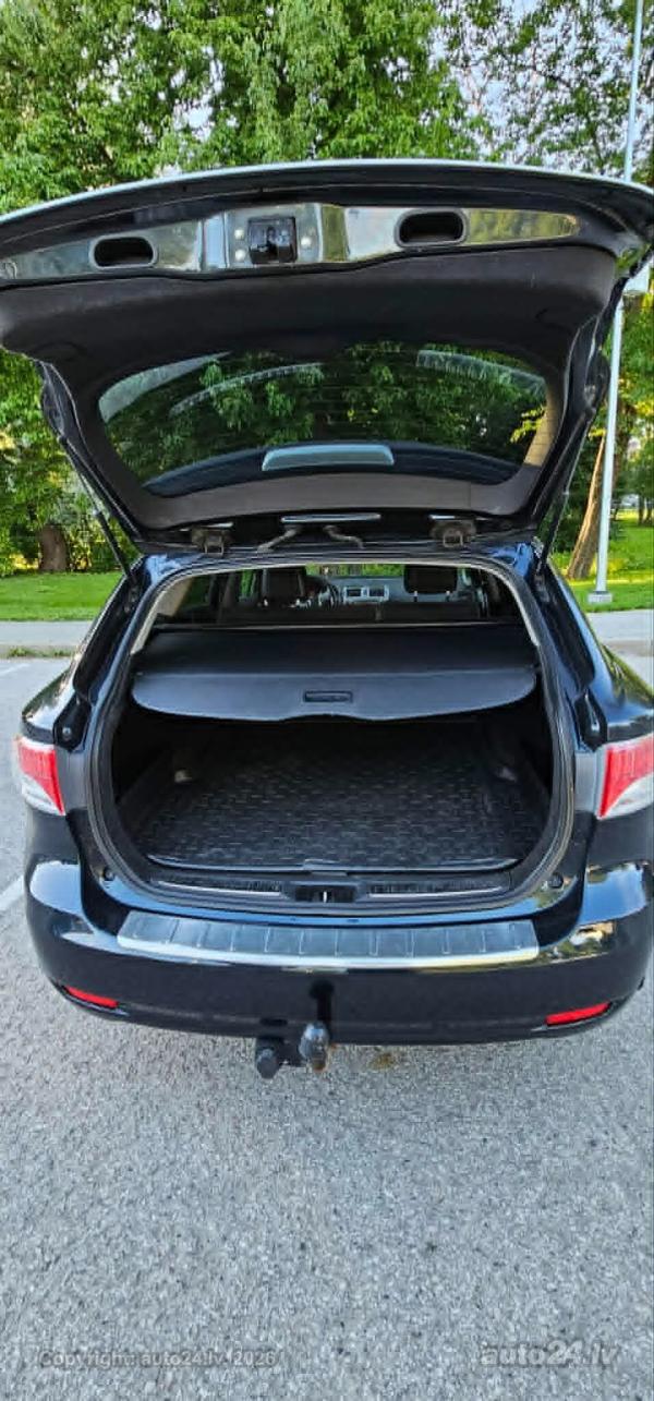 Black Toyota Avensis 2011 in Tallinn, with an engine capacity of 2.00 L and mileage of 347 thousand km for 5000 €, photo 3 on AUTOMOTO.COM.LV