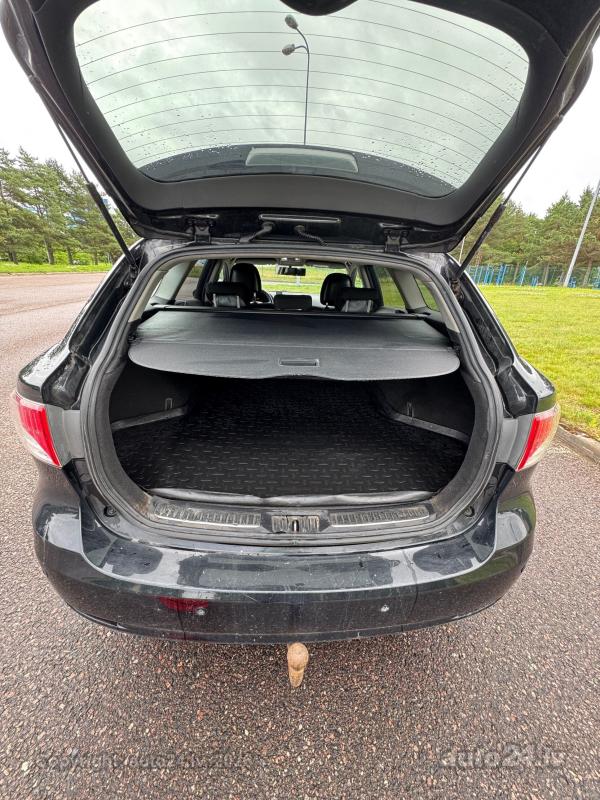 Melns Toyota Avensis 2011 Tallina, ar dzinēja tilpumu 2.20 L un nobraukumu 336 tūkst. km par 3900 €, foto 5 vietnē AUTOMOTO.COM.LV