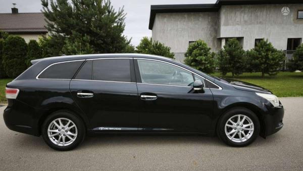 Black Toyota Avensis 2011 in Siauliai, with an engine capacity of 2.00 L and mileage of 270 thousand km for 4150 €, photo 4 on AUTOMOTO.COM.LV