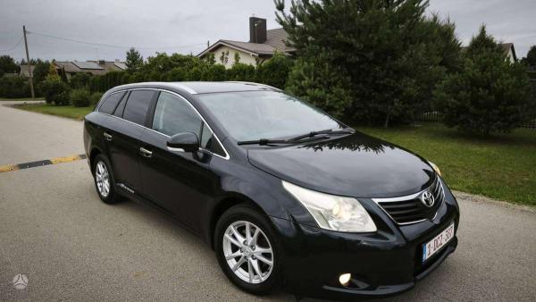 Black Toyota Avensis 2011 in Siauliai, with an engine capacity of 2.00 L and mileage of 270 thousand km for 4150 €, photo 9 on AUTOMOTO.COM.LV