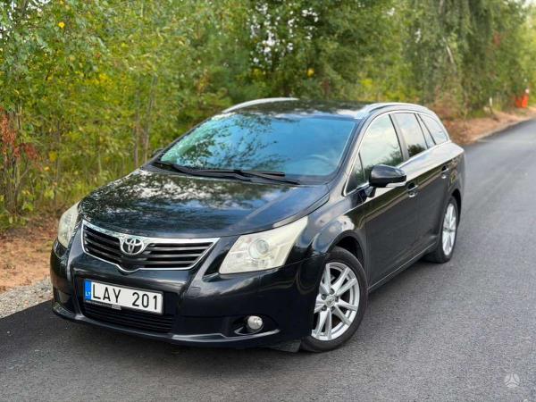 Черный Тойота Авенсис 2011 в Вильнюс, объемом двигателя 2.23 л и пробегом 351 тыс. км за 3699 €, фото 1 на AUTOMOTO.COM.LV