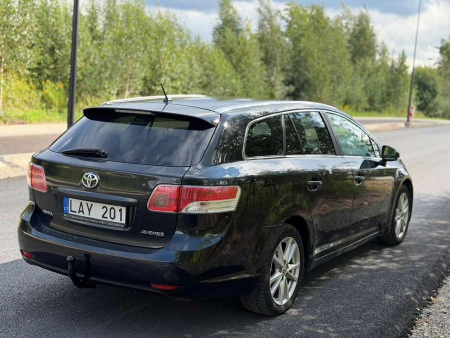 Черный Тойота Авенсис 2011 в Вильнюс, объемом двигателя 2.23 л и пробегом 351 тыс. км за 3699 €, фото 5 на AUTOMOTO.COM.LV