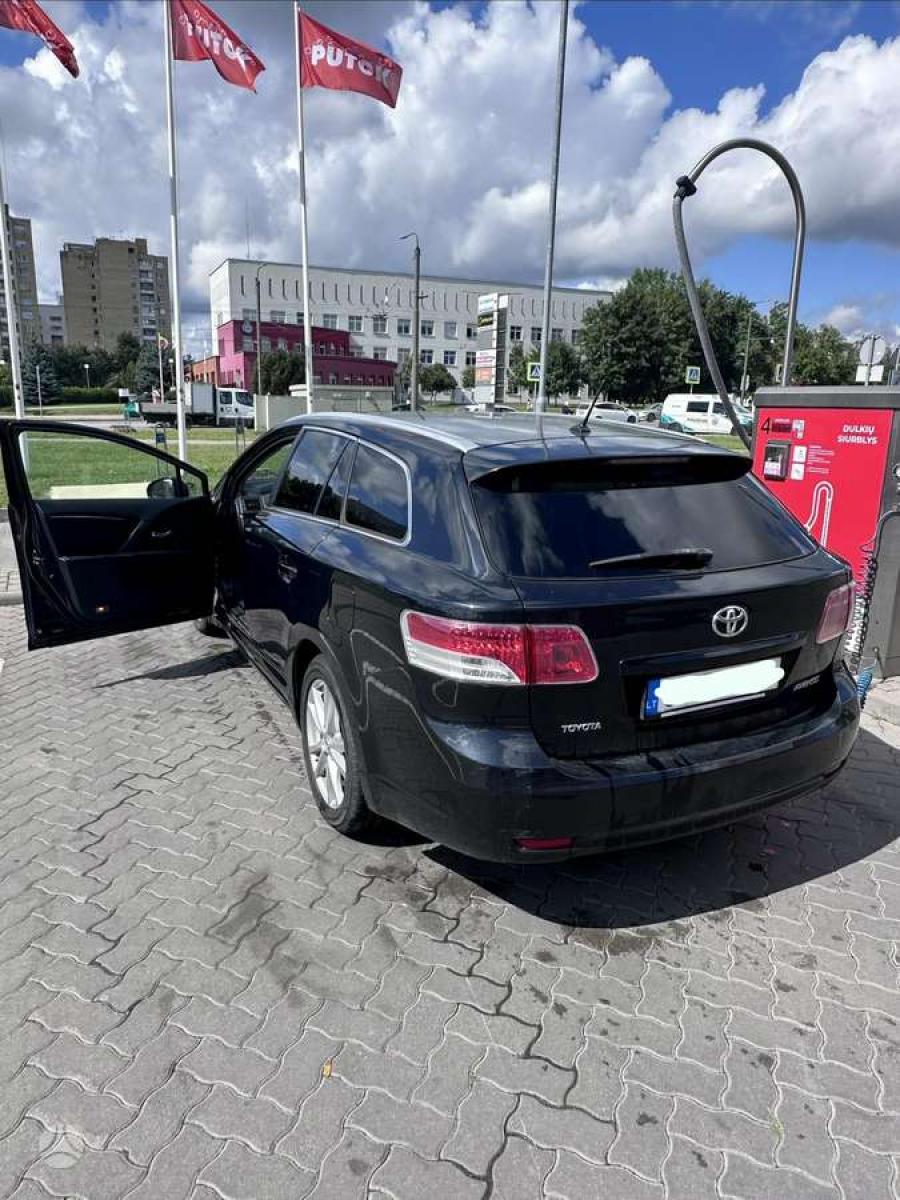 Черный Тойота Авенсис 2011 в Каунас, объемом двигателя 2.23 л и пробегом 247 тыс. км за 4450 €, фото 3 на AUTOMOTO.COM.LV