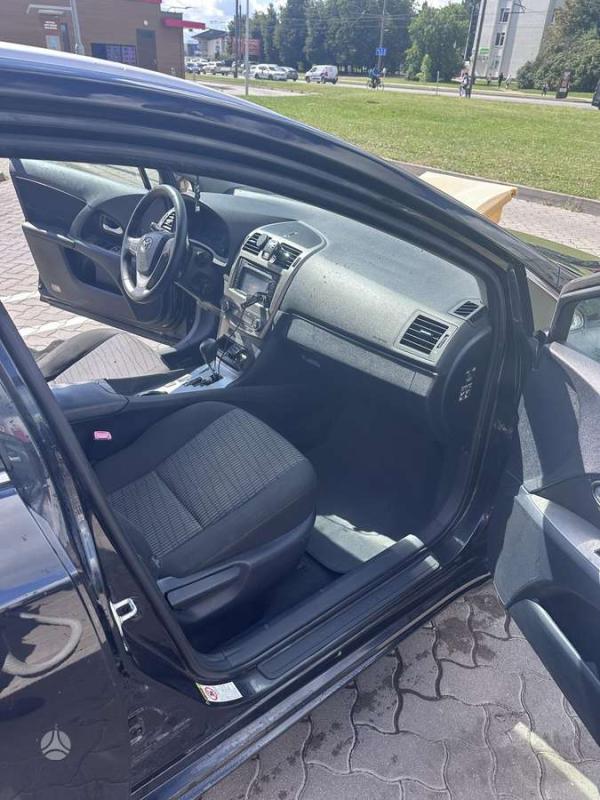 Melns Toyota Avensis 2011 Kauņa, ar dzinēja tilpumu 2.23 L un nobraukumu 247 tūkst. km par 4450 €, foto 5 vietnē AUTOMOTO.COM.LV