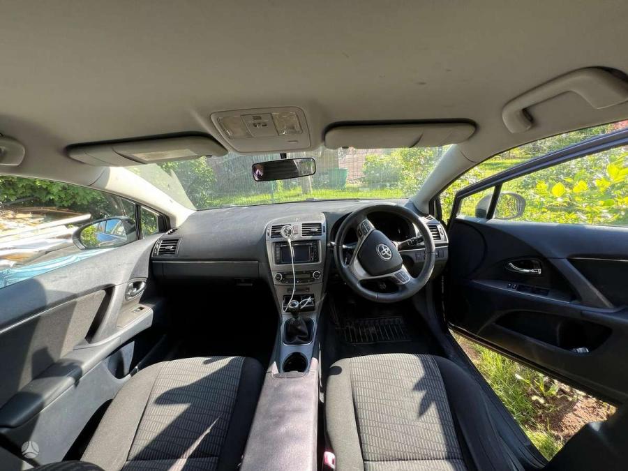 Black Toyota Avensis 2011 in Klaipeda, with an engine capacity of 1.80 L and mileage of 213 thousand km for 2250 €, photo 1 on AUTOMOTO.COM.LV