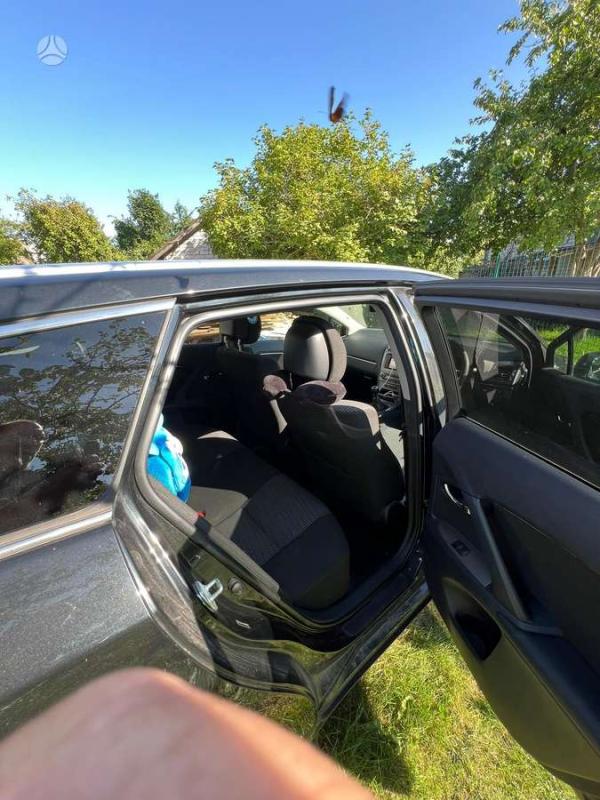 Black Toyota Avensis 2011 in Klaipeda, with an engine capacity of 1.80 L and mileage of 213 thousand km for 2250 €, photo 3 on AUTOMOTO.COM.LV