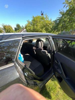 Black Toyota Avensis 2011 in Klaipeda, with an engine capacity of 1.80 L and mileage of 213 thousand km for 2250 €, photo 3 on AUTOMOTO.COM.LV