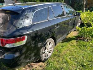 Black Toyota Avensis 2011 in Klaipeda, with an engine capacity of 1.80 L and mileage of 213 thousand km for 2250 €, photo 8 on AUTOMOTO.COM.LV