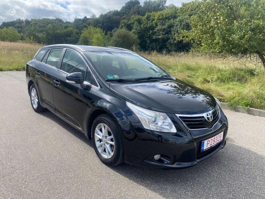 Black Toyota Avensis 2011 in Vilnius, with an engine capacity of 1.60 L and mileage of 255 thousand km for 6350 €, photo 4 on AUTOMOTO.COM.LV