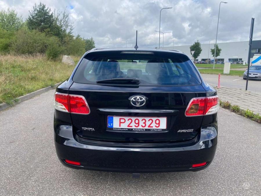 Black Toyota Avensis 2011 in Vilnius, with an engine capacity of 1.60 L and mileage of 255 thousand km for 6350 €, photo 7 on AUTOMOTO.COM.LV