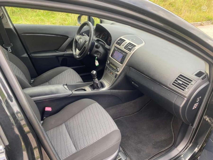Black Toyota Avensis 2011 in Vilnius, with an engine capacity of 1.60 L and mileage of 255 thousand km for 6350 €, photo 16 on AUTOMOTO.COM.LV