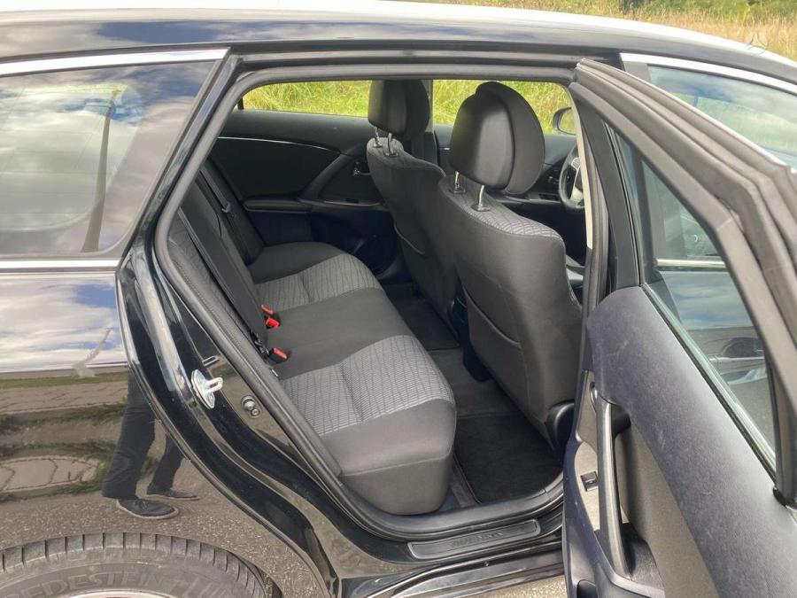 Black Toyota Avensis 2011 in Vilnius, with an engine capacity of 1.60 L and mileage of 255 thousand km for 6350 €, photo 18 on AUTOMOTO.COM.LV