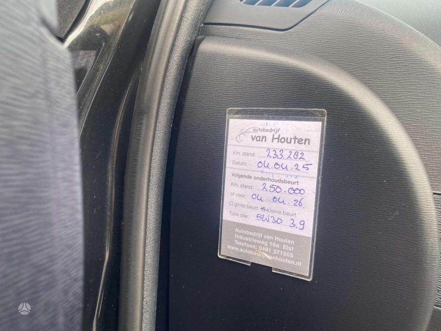 Black Toyota Avensis 2011 in Vilnius, with an engine capacity of 1.60 L and mileage of 255 thousand km for 6350 €, photo 23 on AUTOMOTO.COM.LV