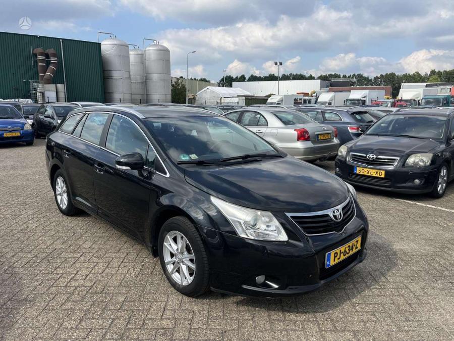 Black Toyota Avensis 2011 in Vilnius, with an engine capacity of 1.60 L and mileage of 255 thousand km for 6350 €, photo 37 on AUTOMOTO.COM.LV