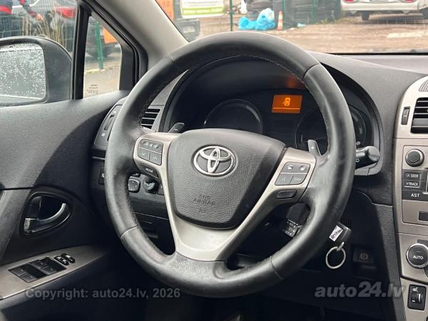 Черный Тойота Авенсис 2011 в Нарва, объемом двигателя 2.00 л и пробегом 480 тыс. км за 1999 €, фото 11 на AUTOMOTO.COM.LV