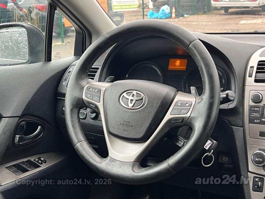 Melns Toyota Avensis 2011 Narva, ar dzinēja tilpumu 2.00 L un nobraukumu 480 tūkst. km par 1999 €, foto 11 vietnē AUTOMOTO.COM.LV