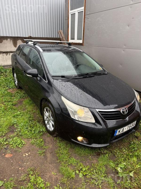 Black Toyota Avensis 2011 in Riga, with an engine capacity of 2.00 L and mileage of 345 thousand km for 1790 €, photo 3 on AUTOMOTO.COM.LV