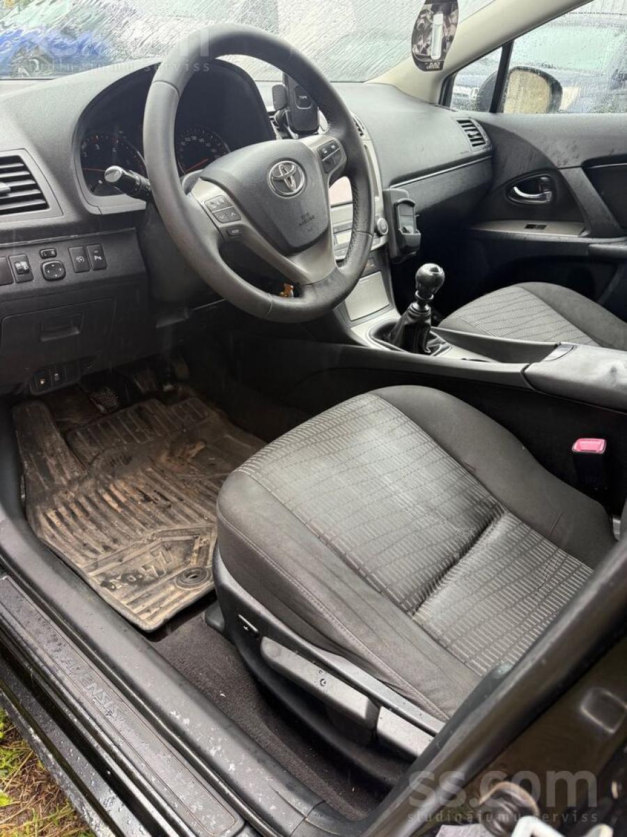 Melns Toyota Avensis 2011 Rīga, ar dzinēja tilpumu 2.00 L un nobraukumu 345 tūkst. km par 1790 €, foto 5 vietnē AUTOMOTO.COM.LV