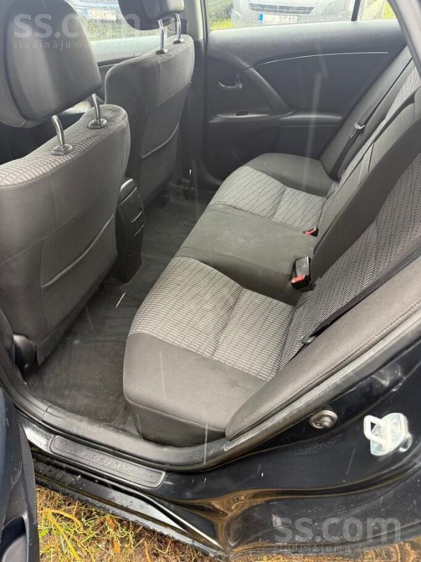 Black Toyota Avensis 2011 in Riga, with an engine capacity of 2.00 L and mileage of 345 thousand km for 1790 €, photo 6 on AUTOMOTO.COM.LV