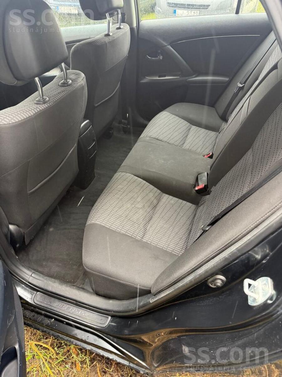 Melns Toyota Avensis 2011 Rīga, ar dzinēja tilpumu 2.00 L un nobraukumu 345 tūkst. km par 1790 €, foto 6 vietnē AUTOMOTO.COM.LV