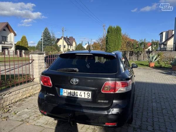 Toyota Avensis 2011 in Vilnius on AUTOMOTO.COM.LV Black Toyota Avensis 2011 in Vilnius, with an engine capacity of 2.00 L and mileage of 360 thousand km for 2800 €, photo 3 on AUTOMOTO.COM.LV