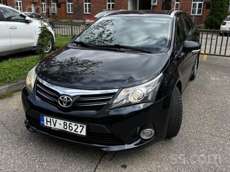 Black Toyota Avensis 2012 in Daugavpils, with an engine capacity of 1.80 L and mileage of 408 thousand km for 2500 €, photo 2 on AUTOMOTO.COM.LV
