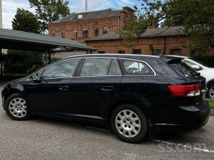 Black Toyota Avensis 2012 in Daugavpils, with an engine capacity of 1.80 L and mileage of 408 thousand km for 2500 €, photo 5 on AUTOMOTO.COM.LV