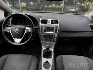 Black Toyota Avensis 2012 in Daugavpils, with an engine capacity of 1.80 L and mileage of 408 thousand km for 2500 €, photo 9 on AUTOMOTO.COM.LV