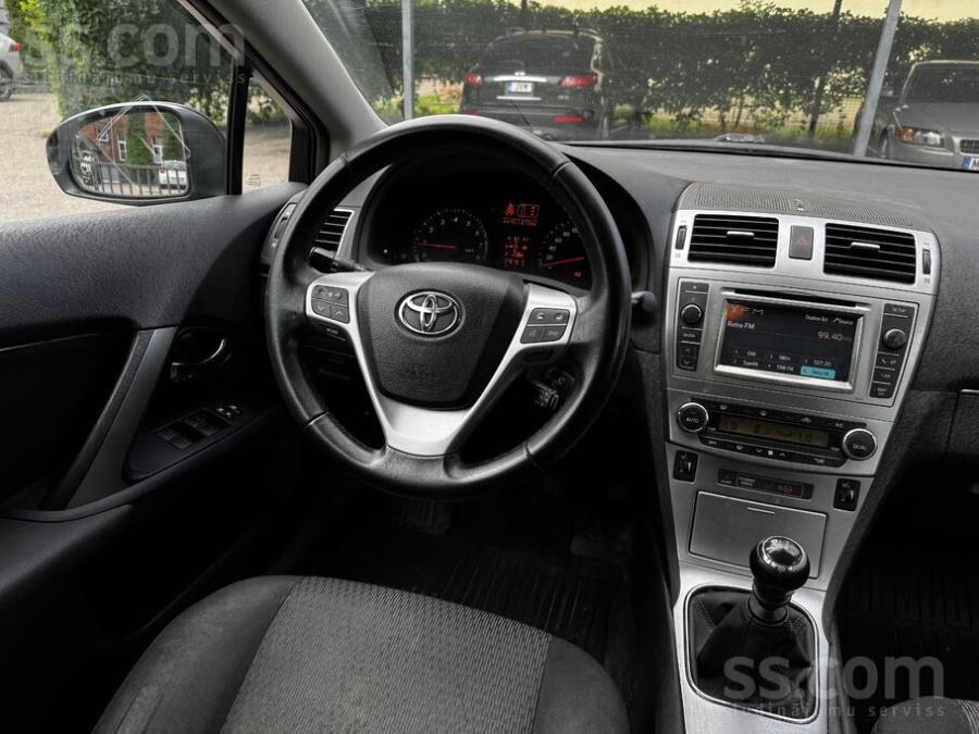 Black Toyota Avensis 2012 in Daugavpils, with an engine capacity of 1.80 L and mileage of 408 thousand km for 2500 €, photo 10 on AUTOMOTO.COM.LV