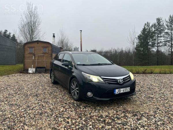 Black Toyota Avensis 2012 in Madona, with an engine capacity of 2.20 L and mileage of 204 thousand km for 6300 €, photo 1 on AUTOMOTO.COM.LV