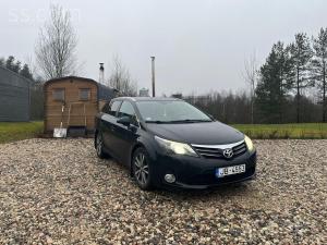 Melns Toyota Avensis 2012 Madona, ar dzinēja tilpumu 2.20 L un nobraukumu 204 tūkst. km par 6300 €, foto  vietnē AUTOMOTO.COM.LV