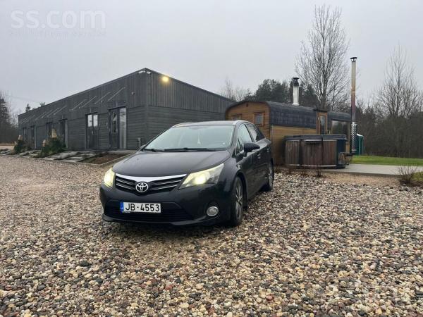 Black Toyota Avensis 2012 in Madona, with an engine capacity of 2.20 L and mileage of 204 thousand km for 6300 €, photo 2 on AUTOMOTO.COM.LV
