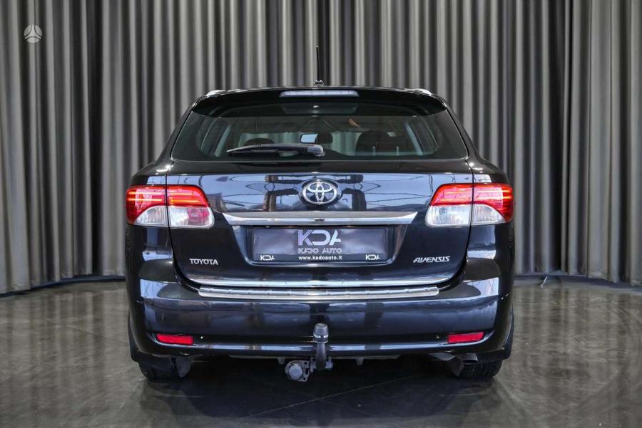 Black Toyota Avensis 2012 in Marijampole, with an engine capacity of 2.00 L and mileage of 258 thousand km for 5950 €, photo 11 on AUTOMOTO.COM.LV