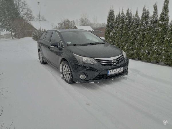 Melns Toyota Avensis 2012 Viļņa, ar dzinēja tilpumu 2.00 L un nobraukumu 300 tūkst. km par 5300 €, foto 1 vietnē AUTOMOTO.COM.LV