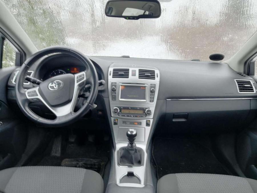 Melns Toyota Avensis 2012 Viļņa, ar dzinēja tilpumu 2.00 L un nobraukumu 300 tūkst. km par 5300 €, foto 4 vietnē AUTOMOTO.COM.LV