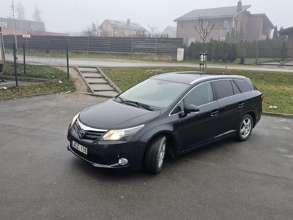 Black Toyota Avensis 2012 in Vilnius, with an engine capacity of 2.00 L and mileage of 250 thousand km for 6300 €, photo 4 on AUTOMOTO.COM.LV