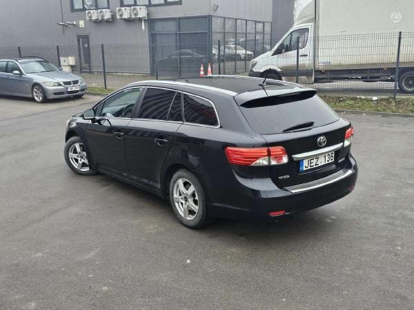 Black Toyota Avensis 2012 in Vilnius, with an engine capacity of 2.00 L and mileage of 250 thousand km for 6300 €, photo 8 on AUTOMOTO.COM.LV