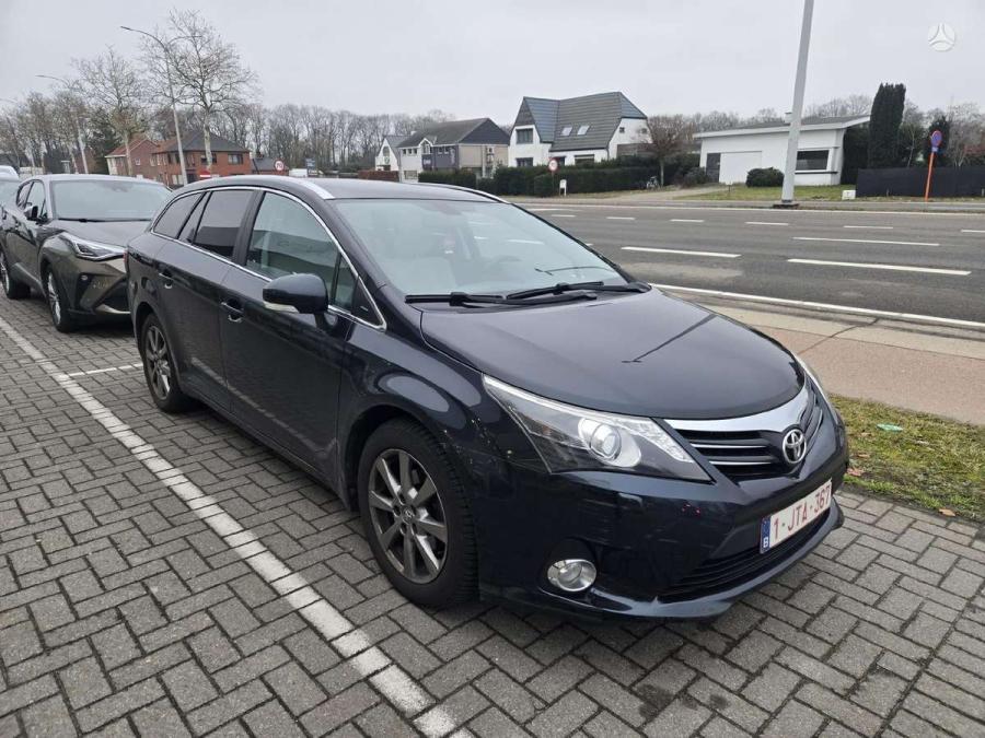 Melns Toyota Avensis 2012 Šauļi, ar dzinēja tilpumu 2.00 L un nobraukumu 208 tūkst. km par 6200 €, foto 1 vietnē AUTOMOTO.COM.LV