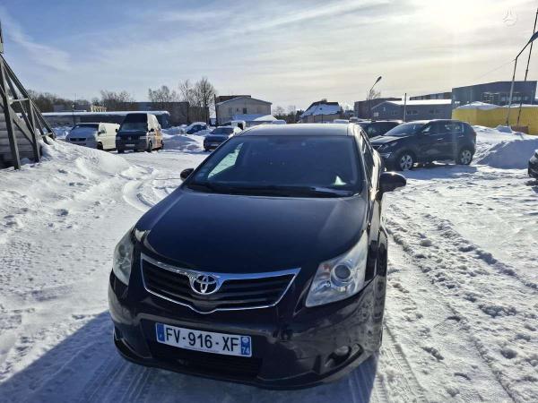 Black Toyota Avensis 2012 in Plunge, with an engine capacity of 2.20 L and mileage of 236 thousand km for 4800 €, photo 1 on AUTOMOTO.COM.LV