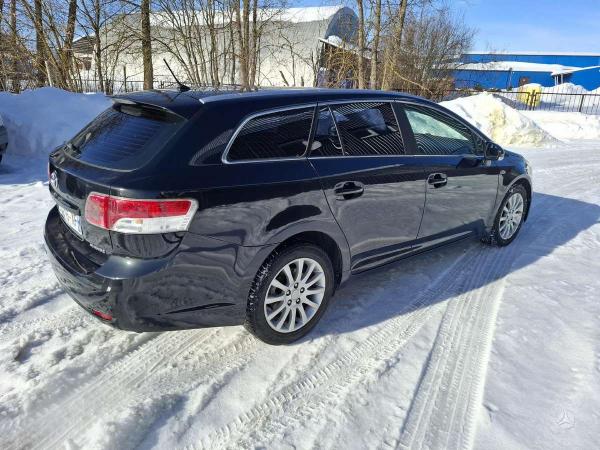 Black Toyota Avensis 2012 in Plunge, with an engine capacity of 2.20 L and mileage of 236 thousand km for 4800 €, photo 5 on AUTOMOTO.COM.LV