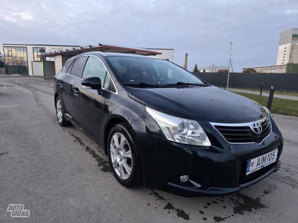 Black Toyota Avensis 2012 in Kretinga, with an engine capacity of 2.20 L and mileage of 290 thousand km for 3300 €, photo 1 on AUTOMOTO.COM.LV