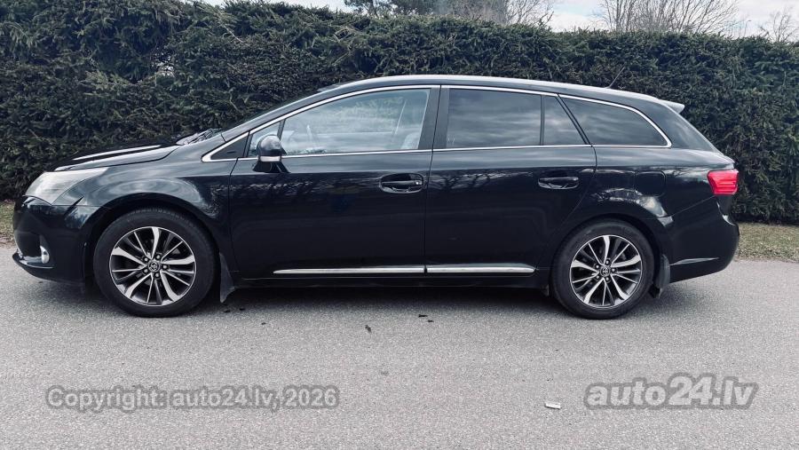 Black Toyota Avensis 2012 in Tallinn, with an engine capacity of 2.00 L and mileage of 215 thousand km for 6500 €, photo 3 on AUTOMOTO.COM.LV